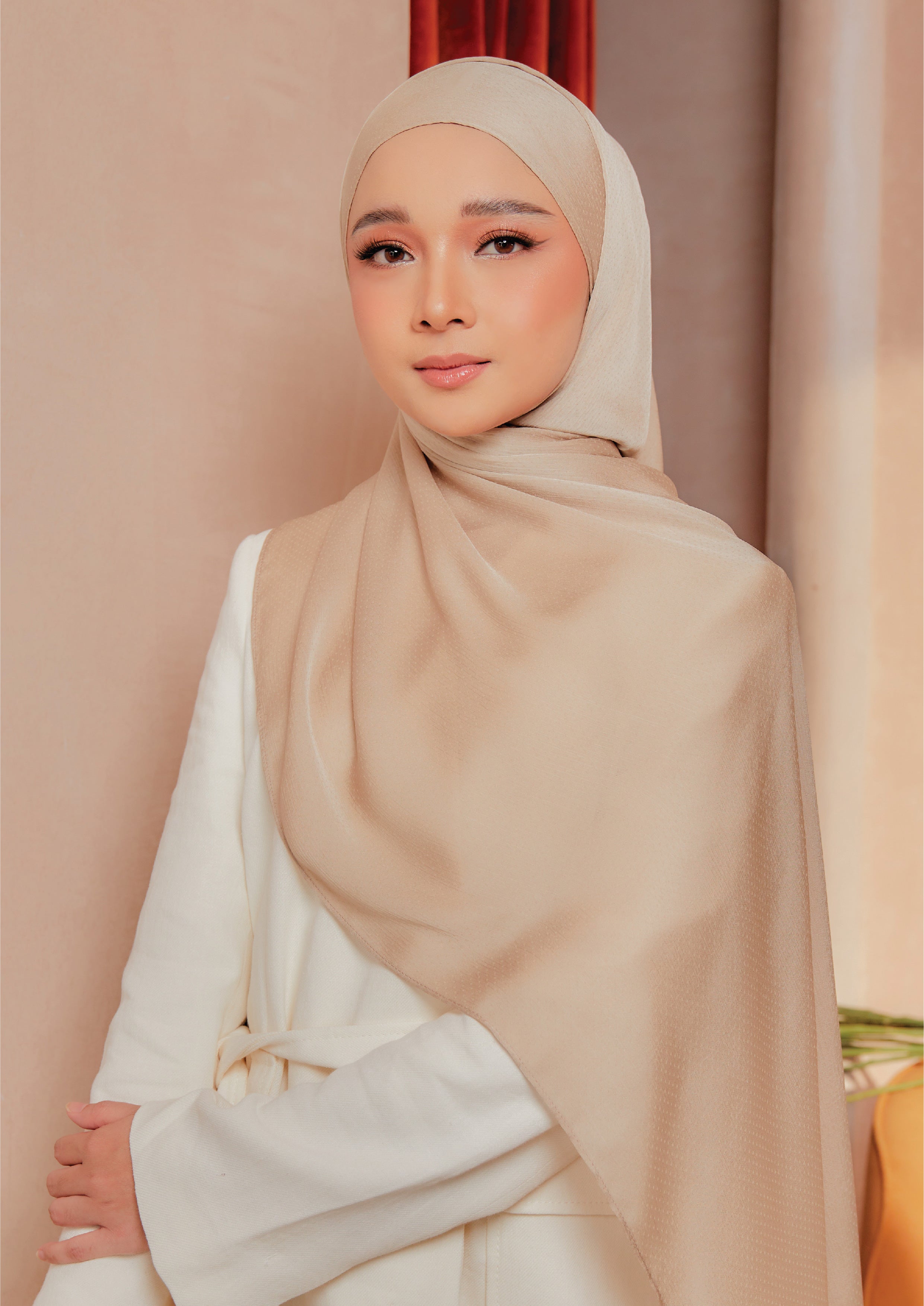 Hana Satin Shawl Latte – MINIMALACE