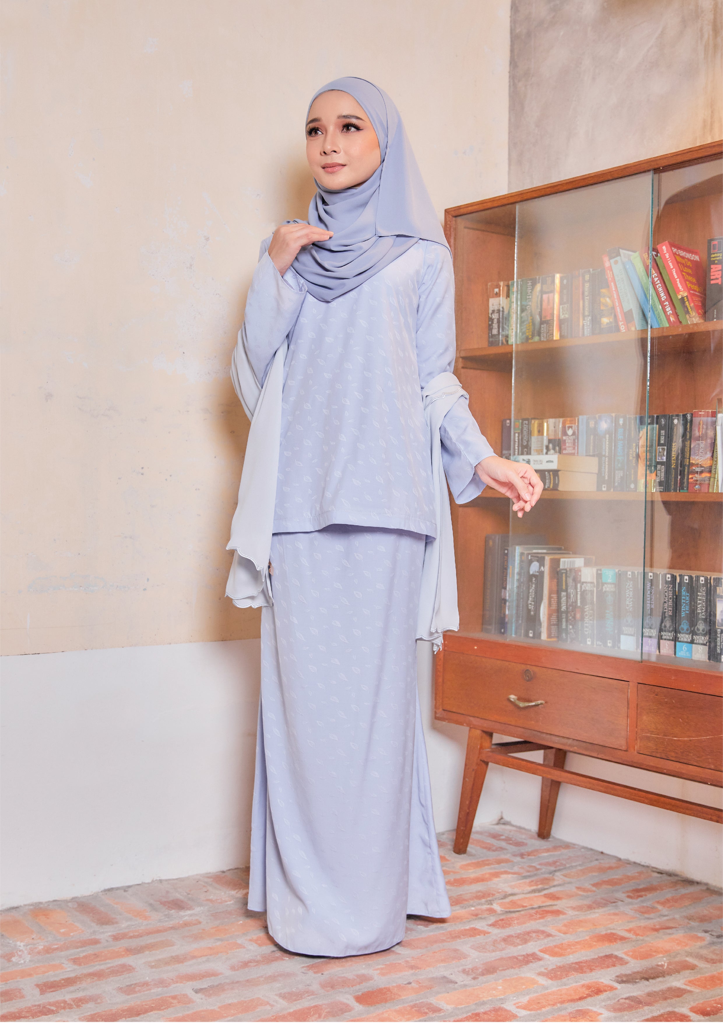 Salama Blue – MINIMALACE