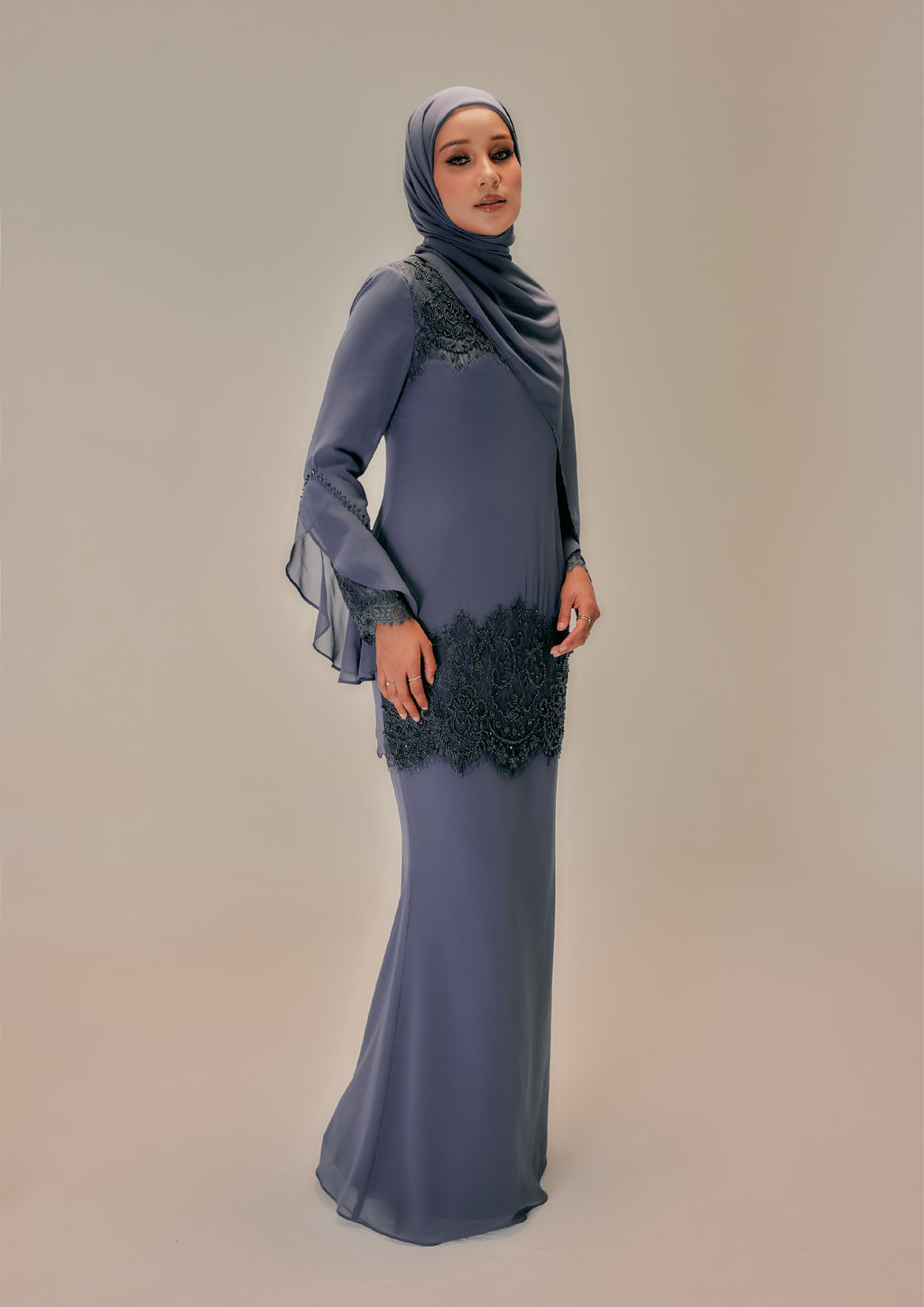 Fiancée Ash Blue – MINIMALACE