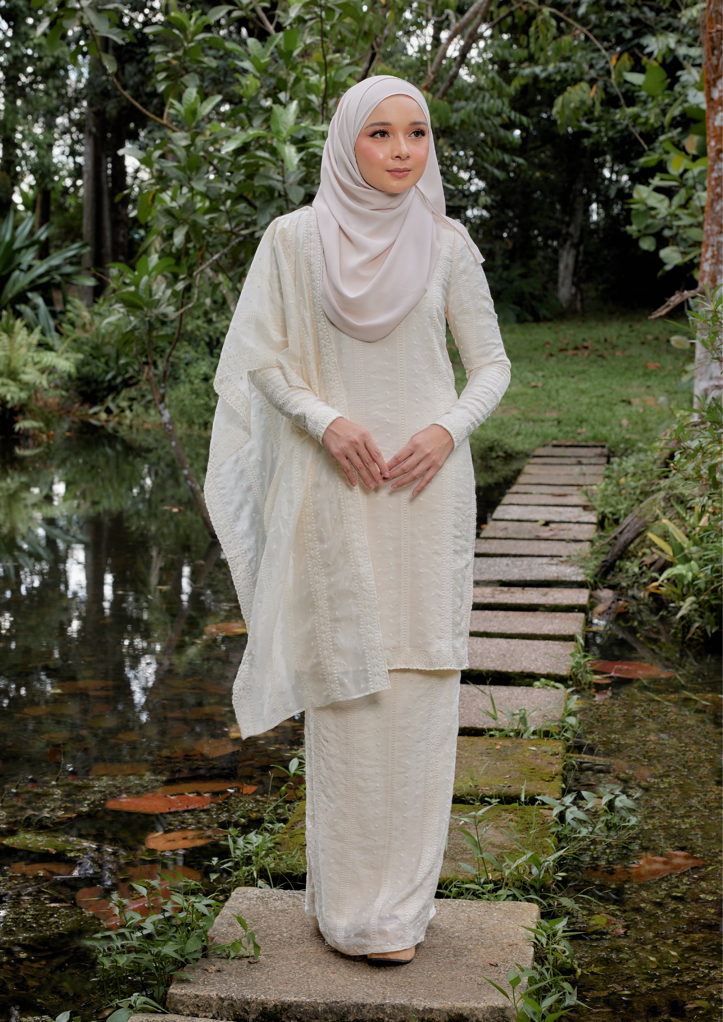 Bulan – MINIMALACE