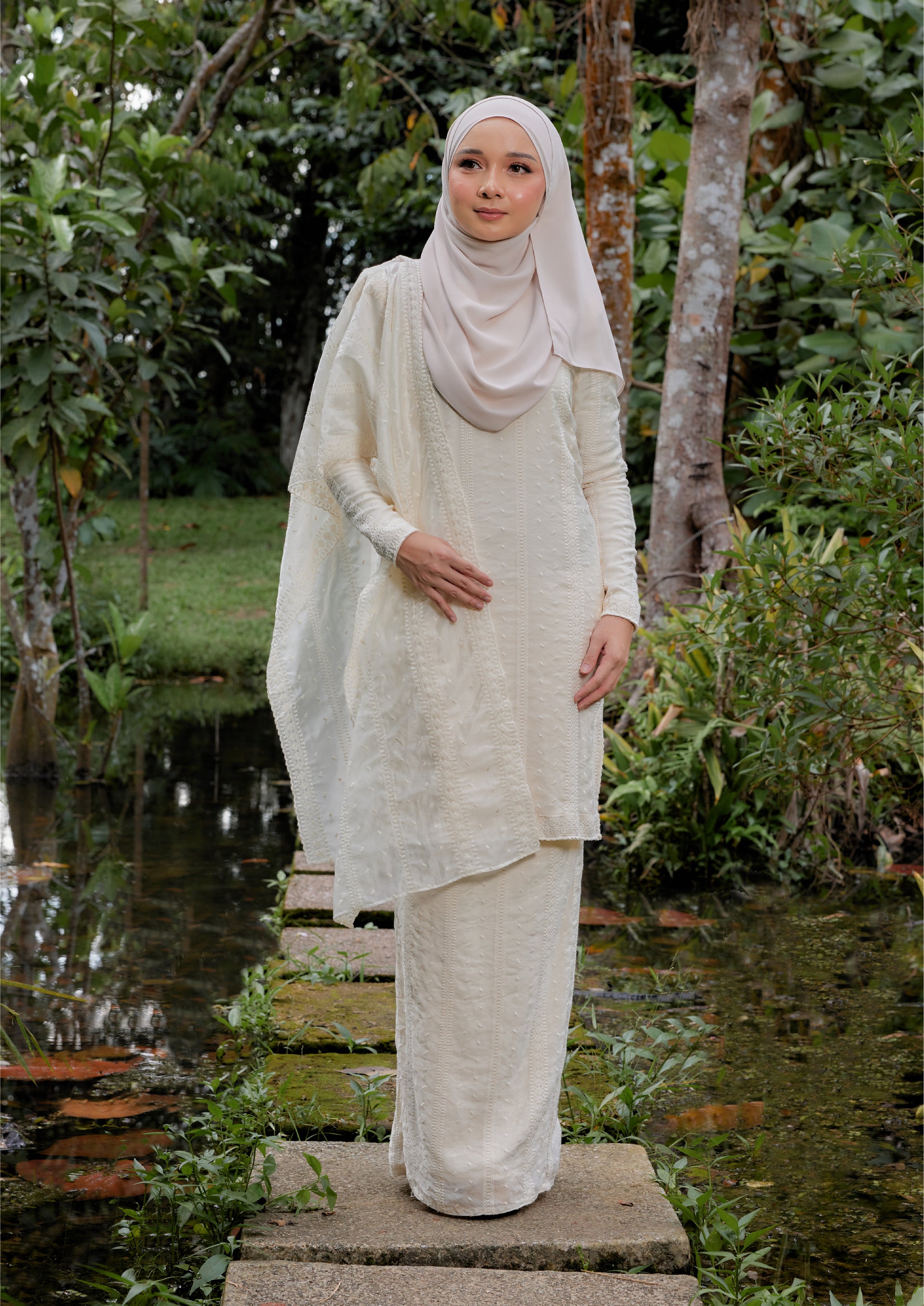 Bulan – MINIMALACE