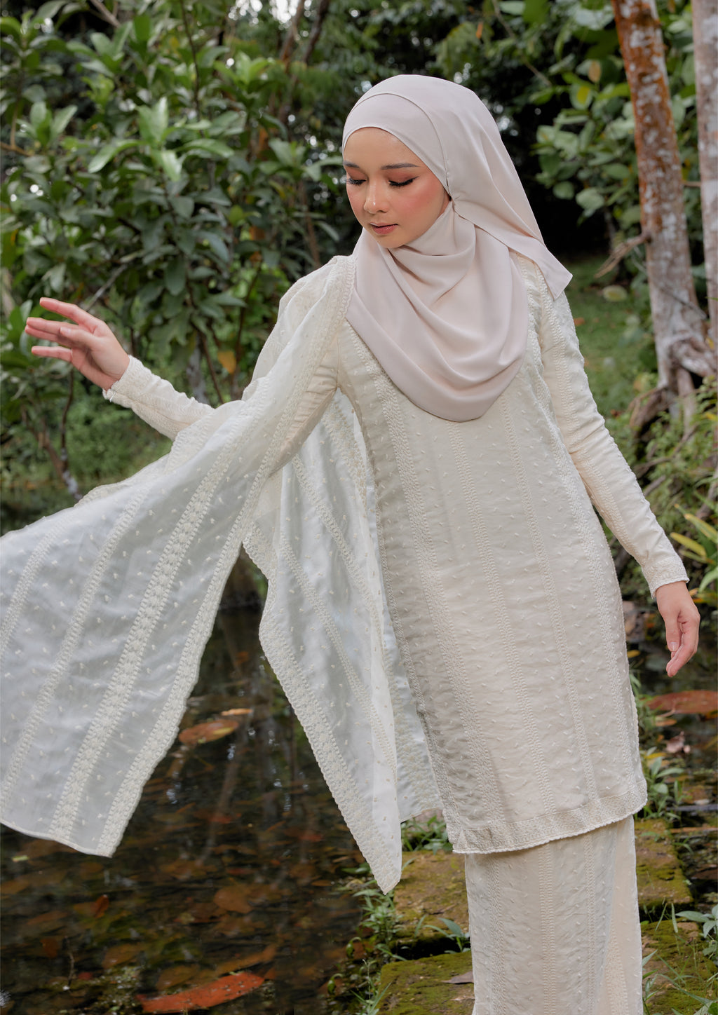 Bulan – MINIMALACE