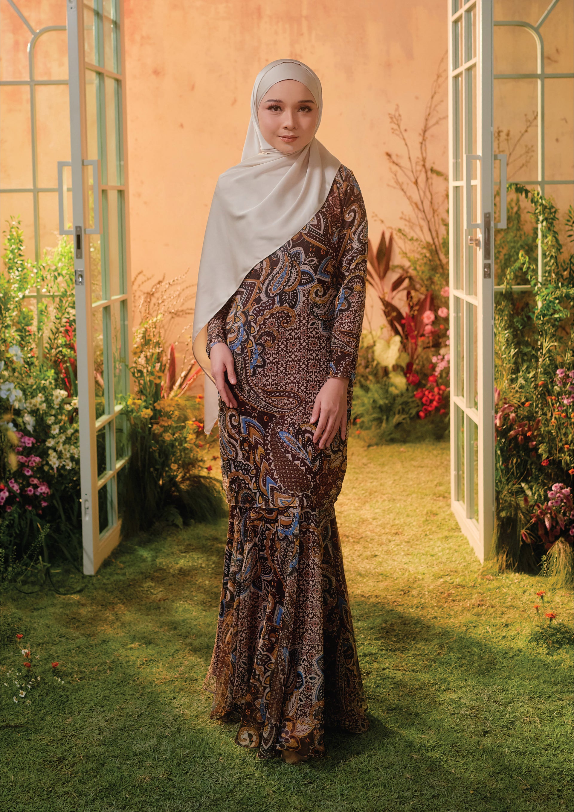 Kyra Burnt Walnut – MINIMALACE