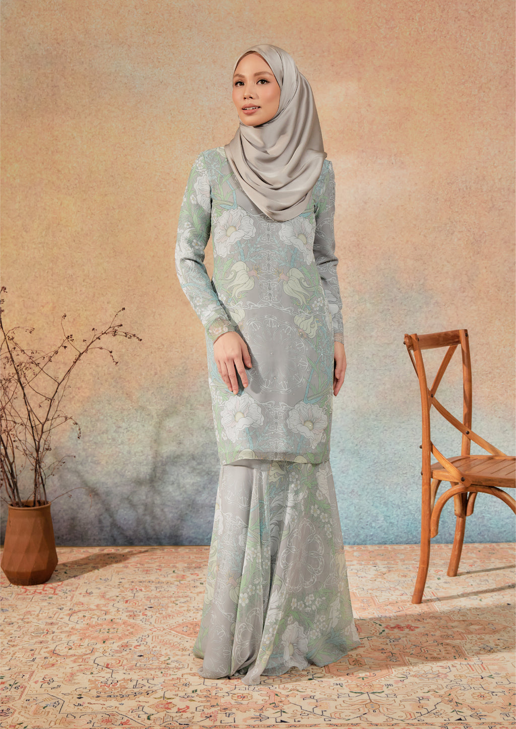 Kyra Raya Glacier Gray – MINIMALACE