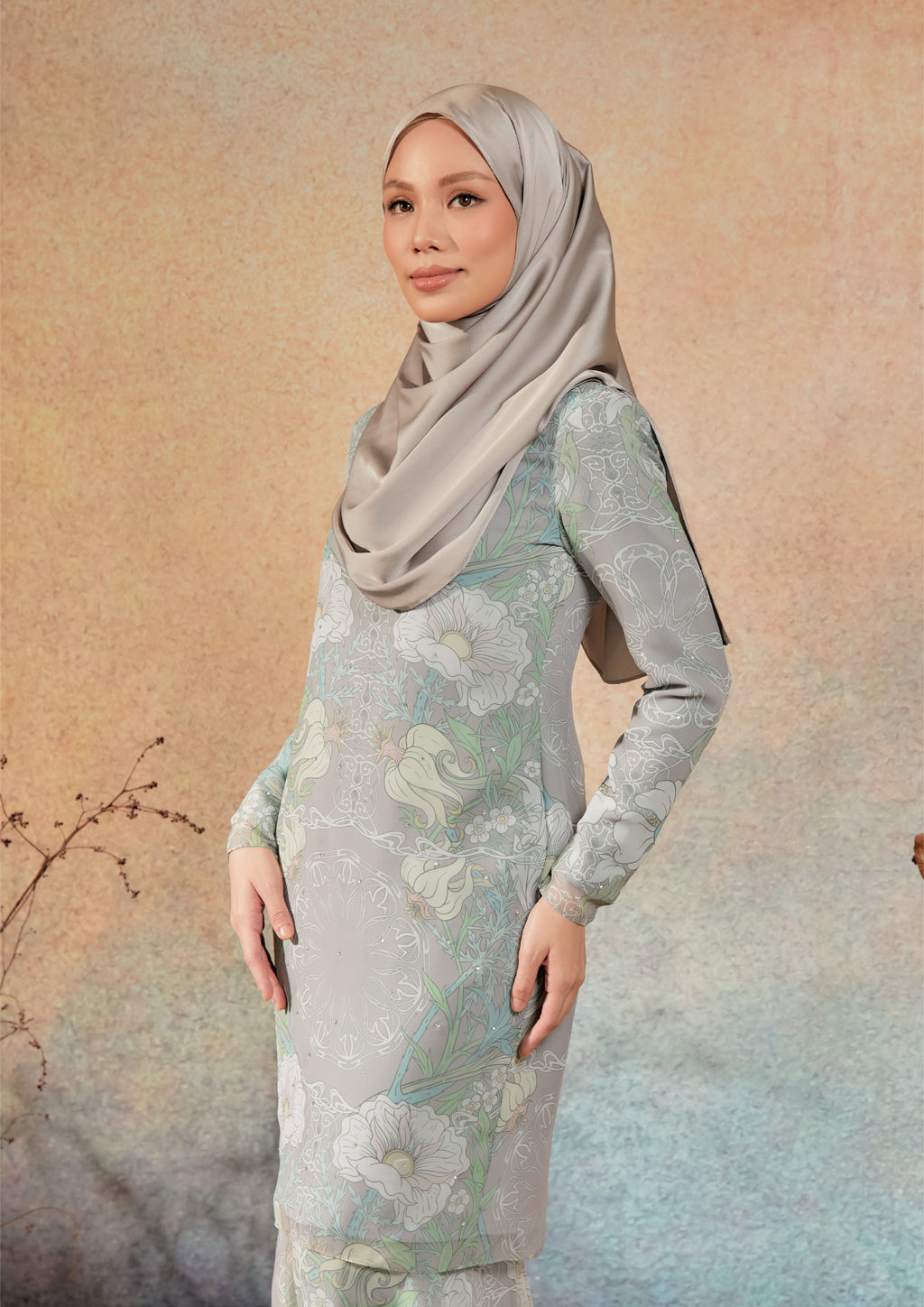 Kyra Raya Glacier Gray – MINIMALACE