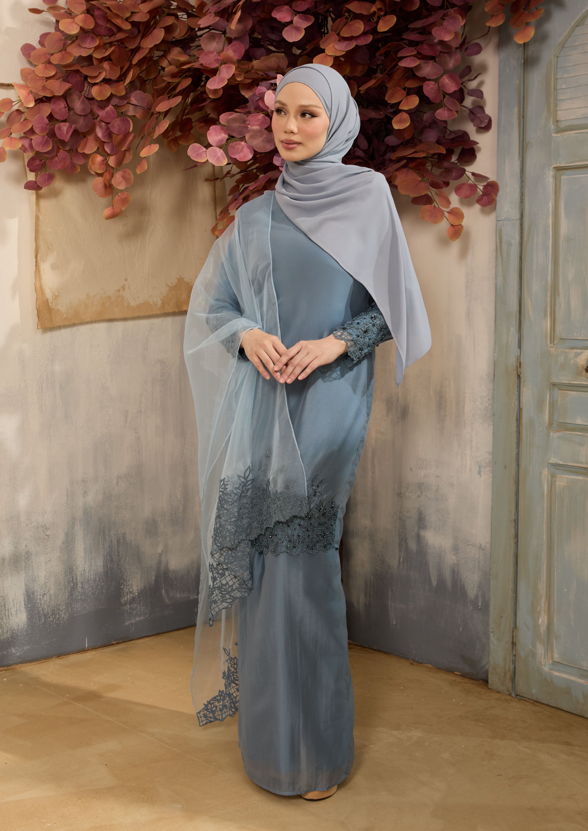 Helena Ash Blue – MINIMALACE