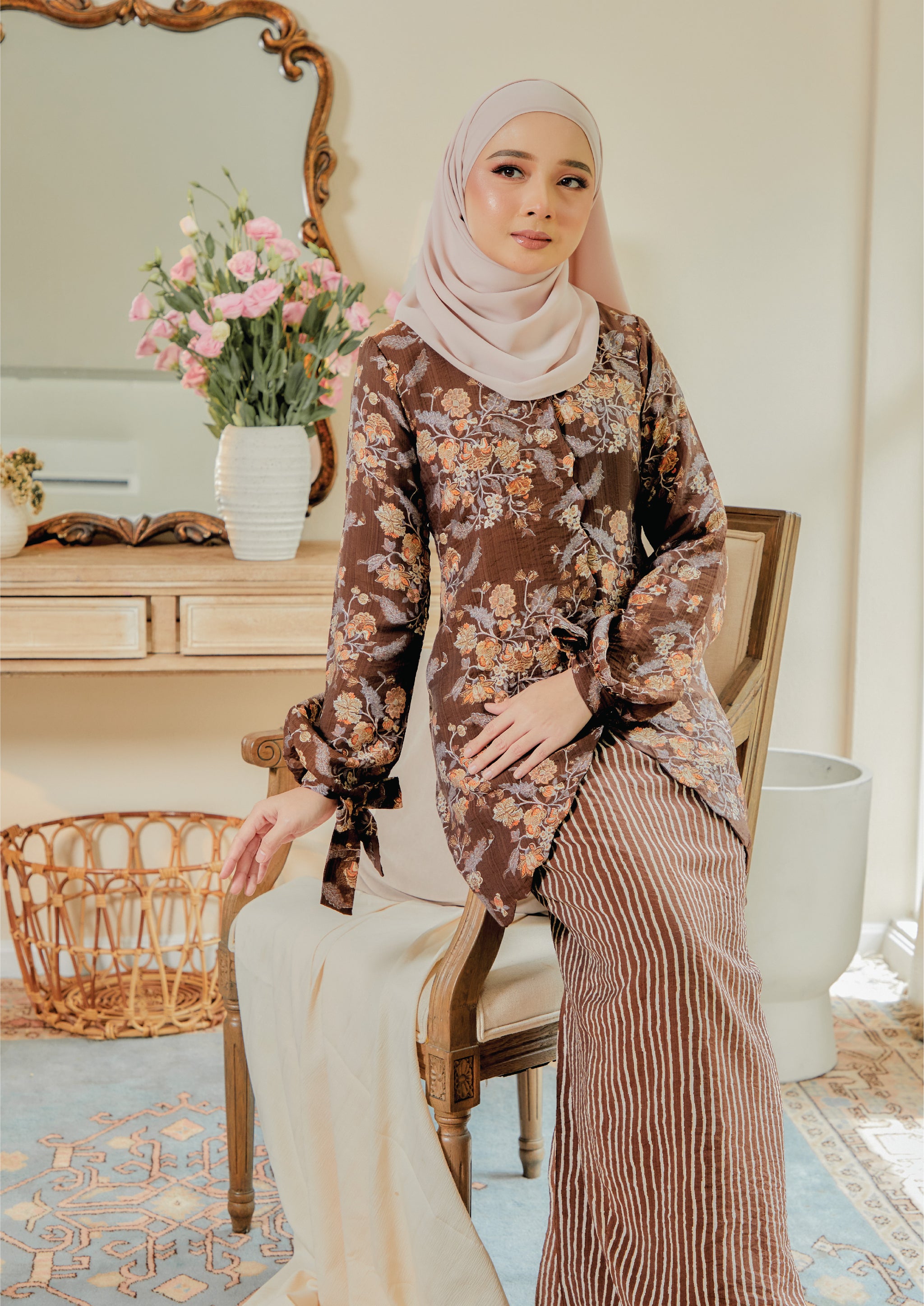 Kayla – MINIMALACE