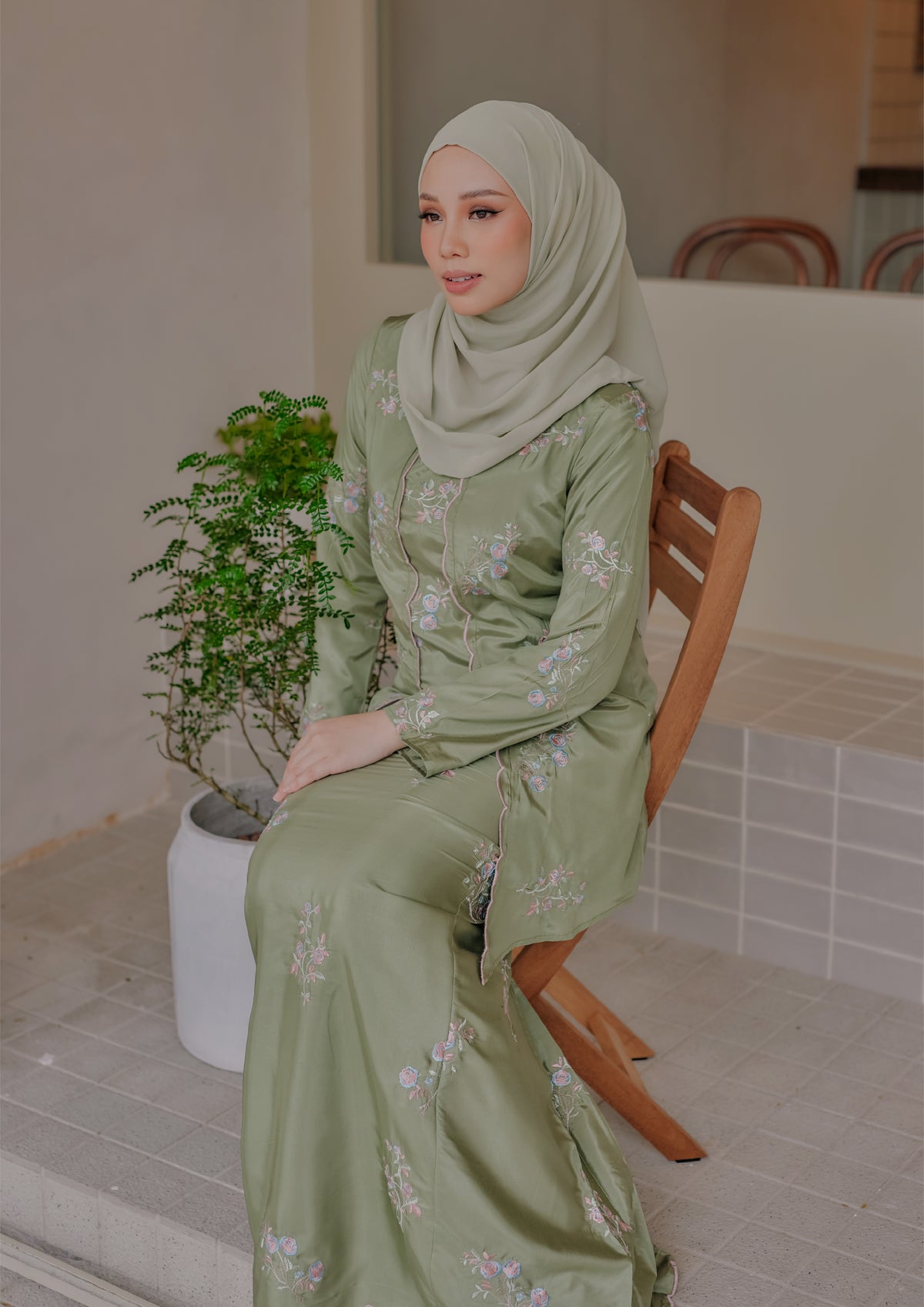 Laira Moss Green – MINIMALACE