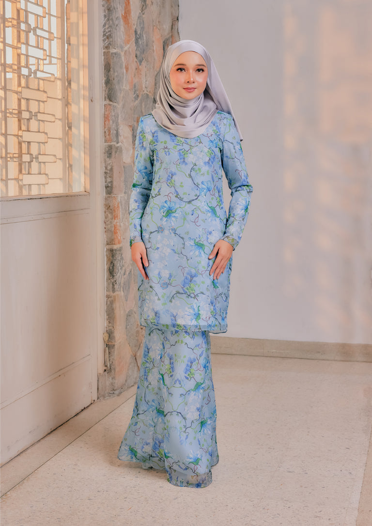 Nayla Maya Blue – MINIMALACE