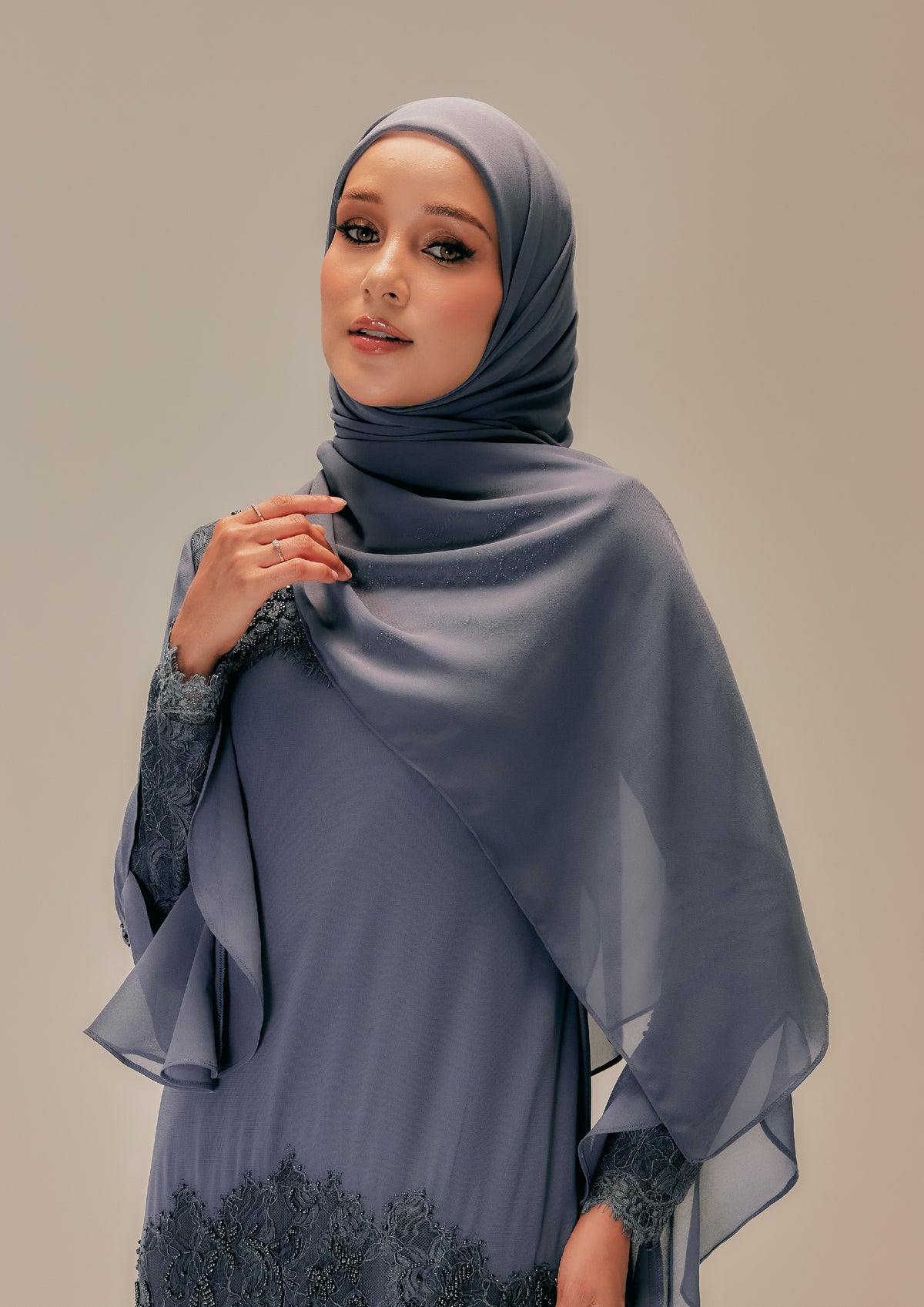 Fiancée Shawl : Ash Blue – MINIMALACE