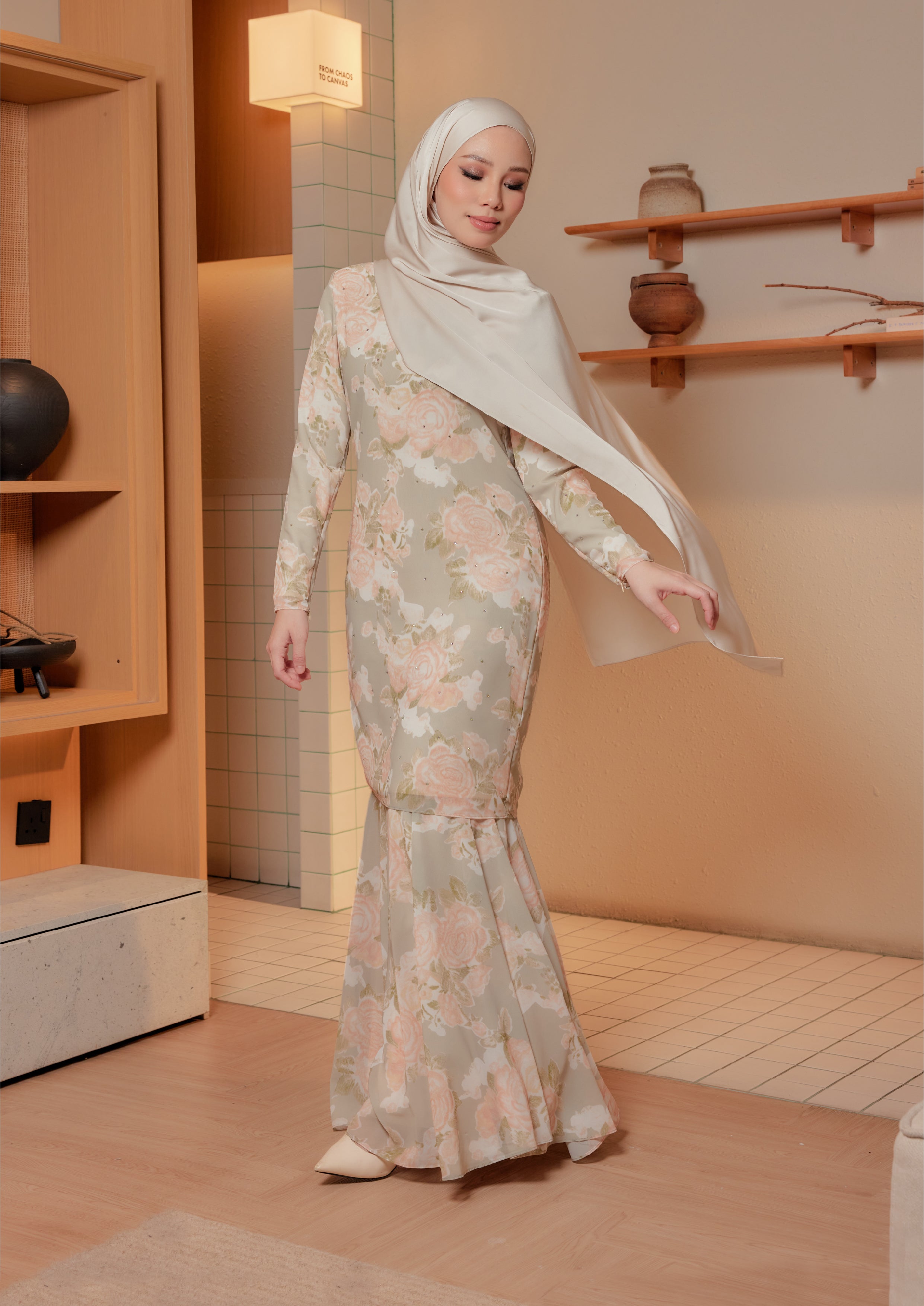 Kyra Vanilla Flower – MINIMALACE