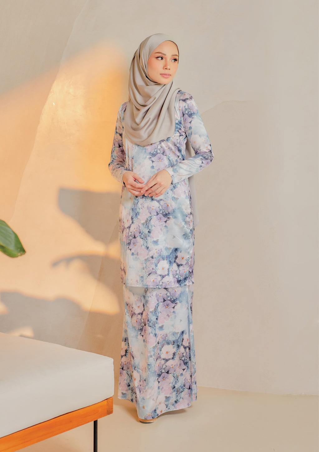 Royal Viola – MINIMALACE