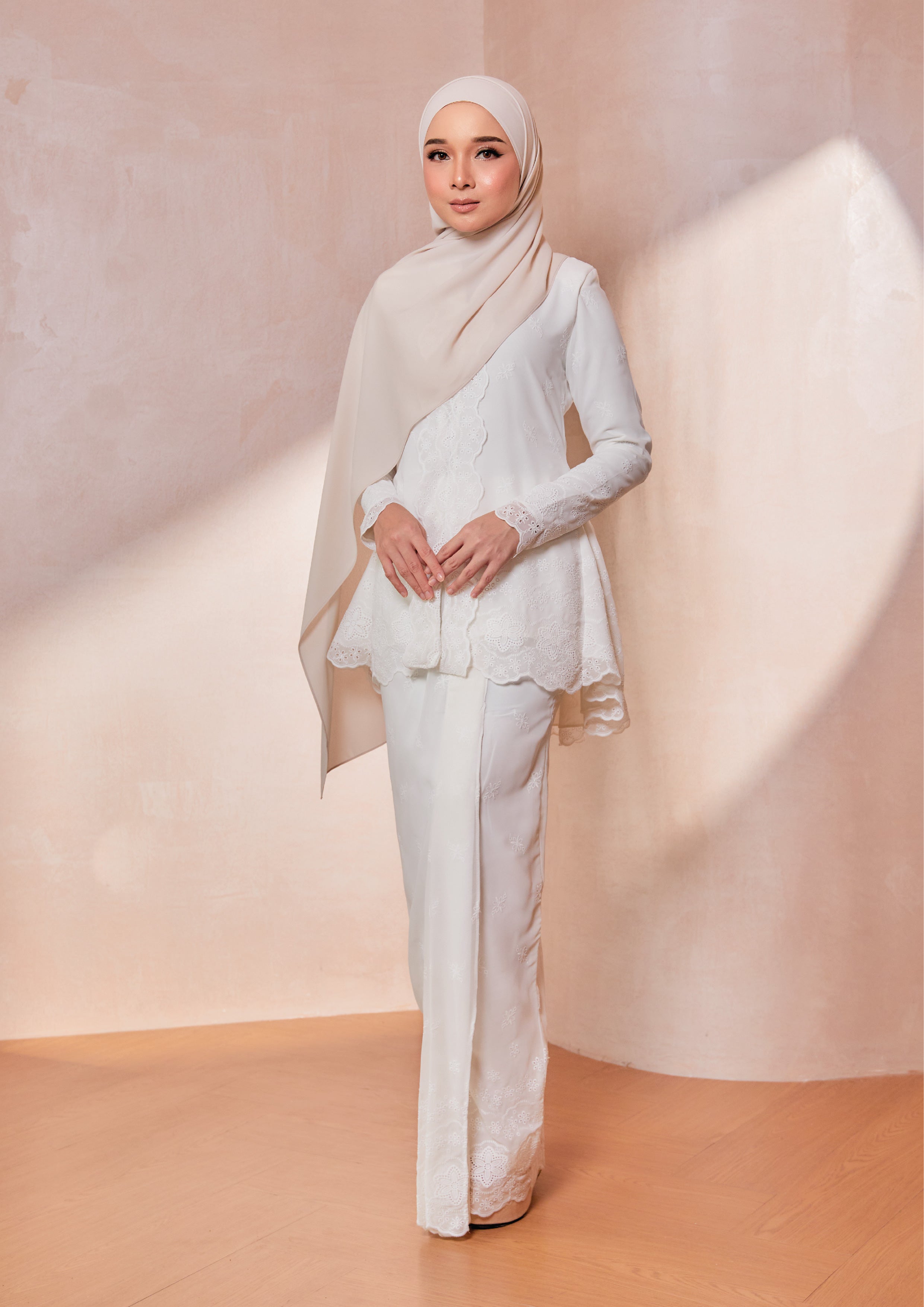 Mawar White – MINIMALACE